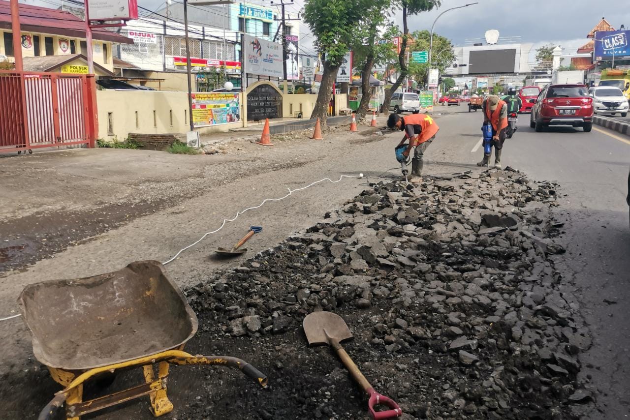 Perbaikan Jalan yang Rusak | Bisnis Sulawesi Perbaikan Jalan yang Rusak | Bisnis Sulawesi